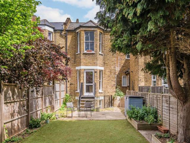 Waldegrave Road, Teddington TW11, 2 bed flat to rent, £2,395 pcm | PrimeLocation