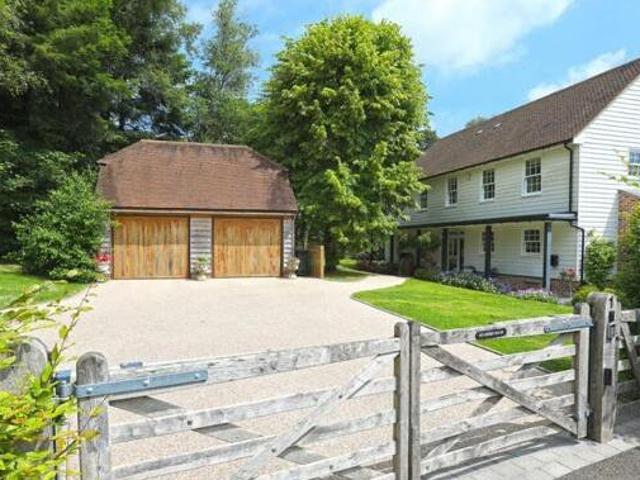 Walderne Gardens, Cross In Hand, 5 Bedroom Detached