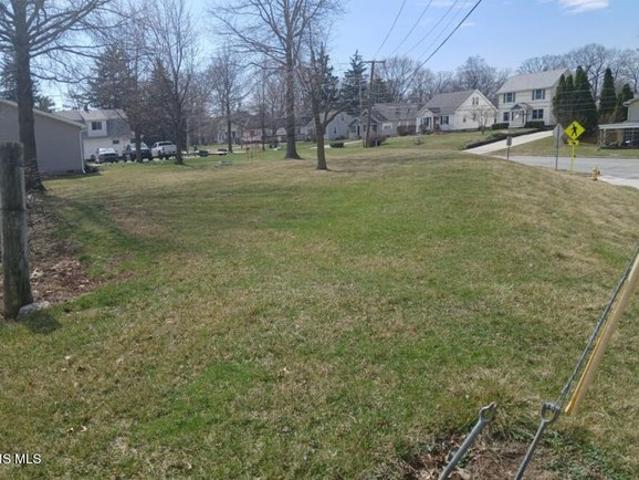 Wales Rd, Rossford, OH 43460