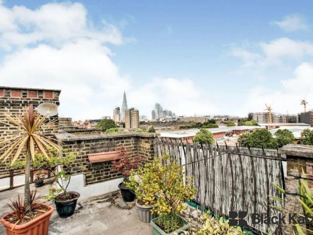 Waleran Flats Old Kent Road, Borough/London Bridge SE1, 2 bed flat to rent, £2,318 pcm | PrimeLocation