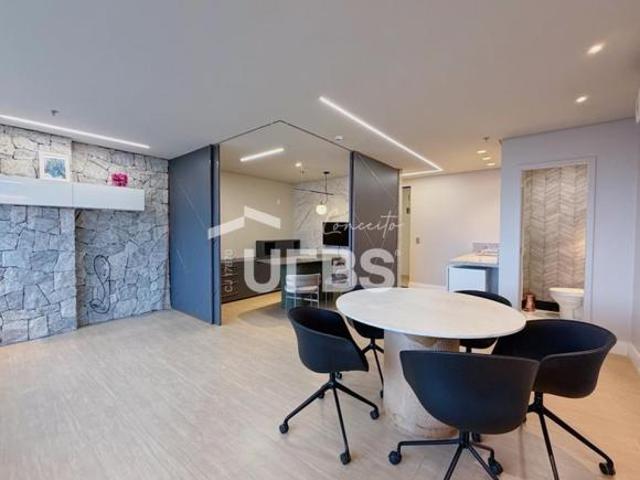 Walk Bueno Sala Comercial