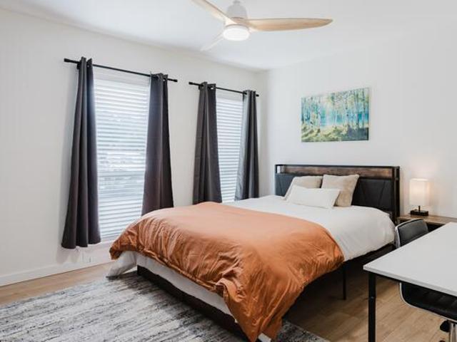 Walk to Methodist Hospital or Chill out at Live Oak Park Stylish Remodel + Cozy Vibes #CityLivingCool