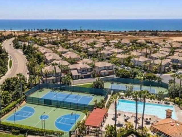 Walk to beach, shared home, private bathroom and b