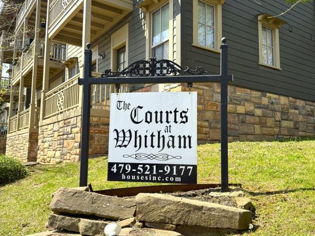 Walk to Campus! 1BedBath Apt. Avail. October 1st