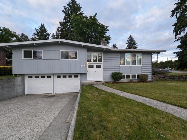 Walk to College, Enjoy AC, utils included!