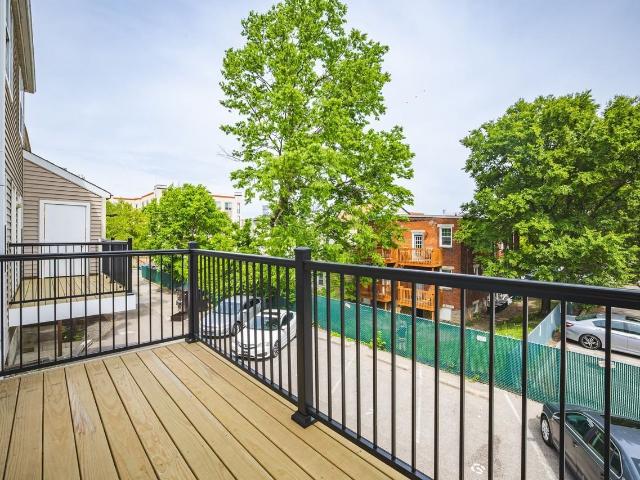 Walk to UC & UC Medical | 1BR/2BR Apartments Studio Apartment for Rent at 246 E University Ave, Cincinnati, OH 45219 Corryville