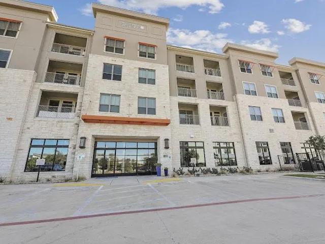 Walkable Modern Living Pool & Fitness Center | 1BR/1BA | $1,369/mo | Avery Ranch Lakeline