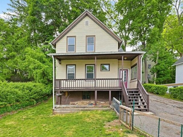 Walker Ct, Southbridge, Home For Sale