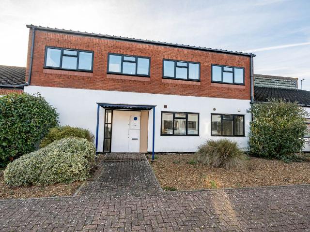 Walker Avenue, Milton Keynes MK12, 2 bed flat to rent, £1,200 pcm | PrimeLocation