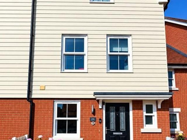 Walker Mead, Biggleswade, SG18 4 bed terraced house to rent £1,950 pcm £450 pw