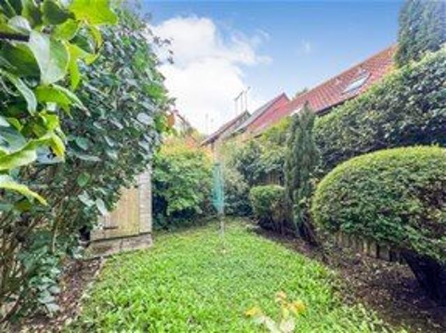 Walkers Road, Harpenden, AL5 1DP
