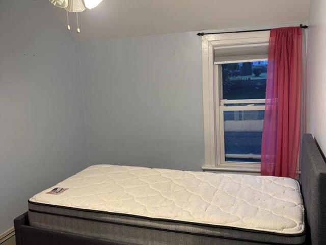 Walking distance to downtown
