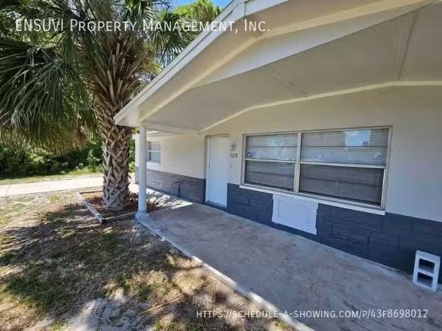Walking Distance to Gulf and Close to US HWY 19 for Shopping!.