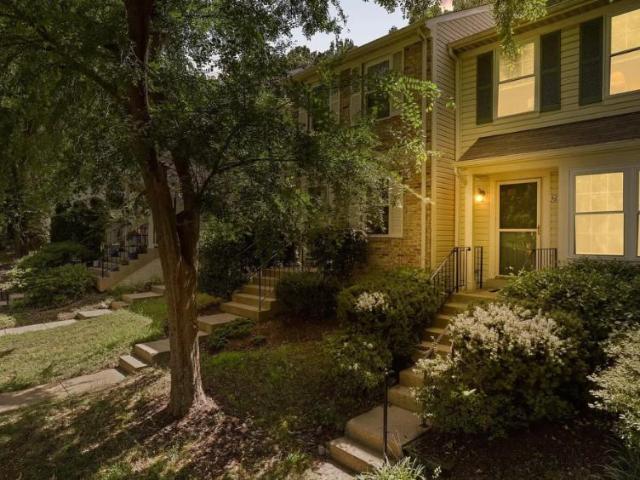 Walkout basement or Master Bedroom with Private B
