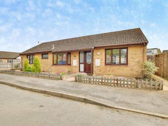Walkling Way, Milton, Cambridge 3 bed bungalow to rent £1,695 pcm £391 pw