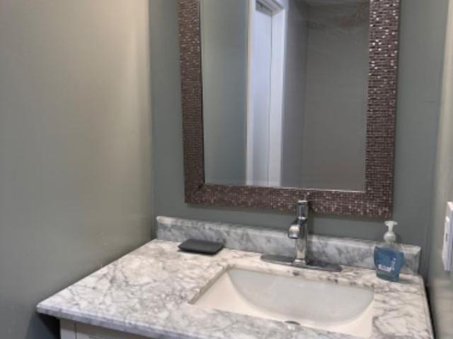 WALKSCORE 90 CLEAN LARGE OR SMALL ROOM in a remode