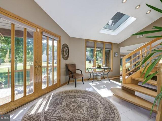 Wall Ave, Burlington, Home For Sale