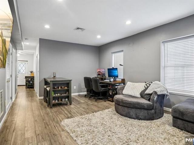 Wall St Apt,rockaway Boro, Condo For Sale