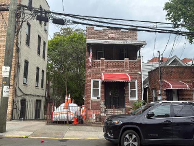 Wallace Ave