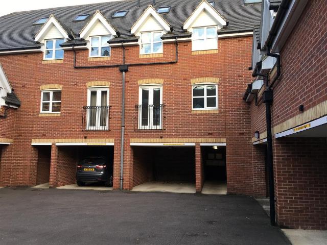 Wallbeck Close, Northampton NN2, 2 bed flat to rent, £865 pcm | PrimeLocation