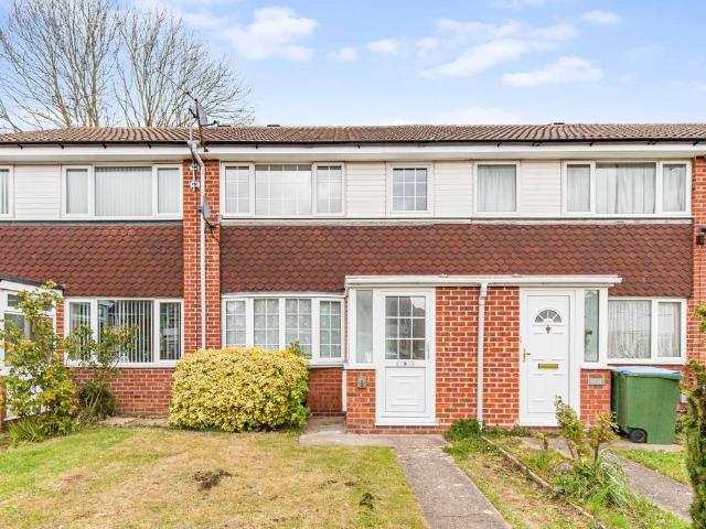 Wallbridge Close, Aylesbury HP19 3 bed terraced house to rent £1,485 pcm £343 pw