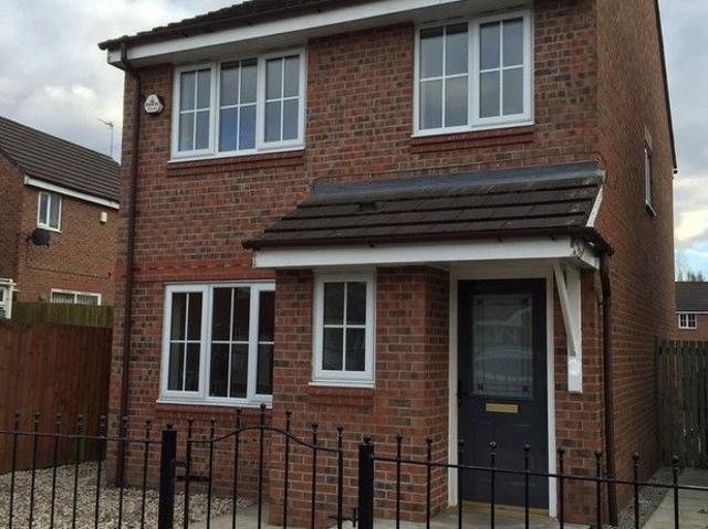 Wallbrook Drive, Manchester M9, 3 bed detached house to rent, £1,350 pcm | PrimeLocation