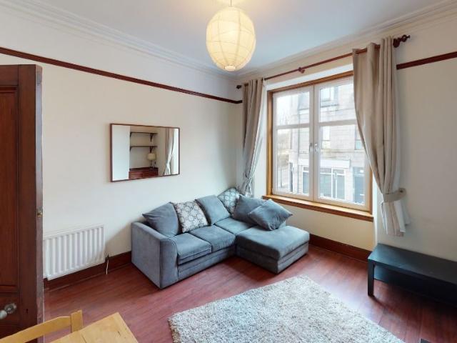 Wallfield Crescent, Rosemount, Aberdeen AB25, 2 bed flat to rent, £700 pcm | PrimeLocation