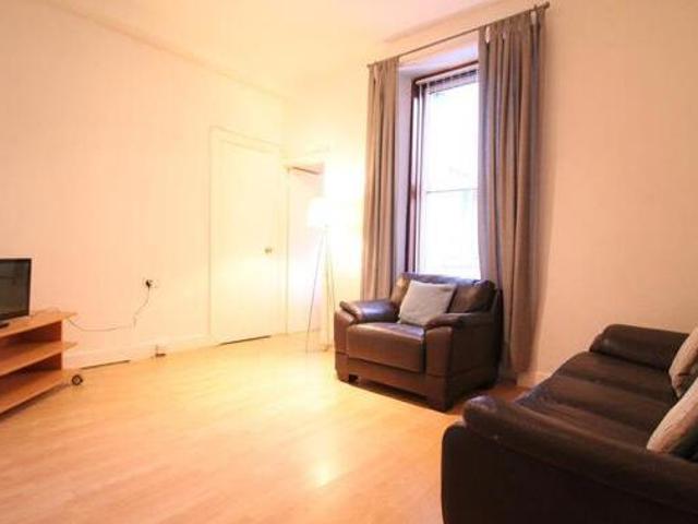 Wallfield Place, Ground Floor Left, 1 Bedroom Flat