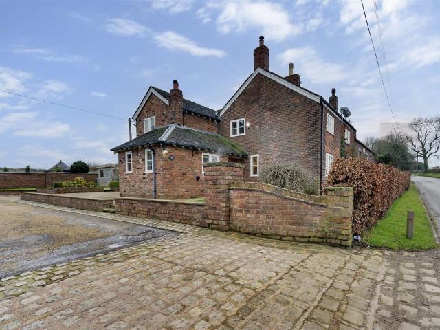 Wallhill Lane, Brownlow CW12, 3 bed property to rent, £1,500 pcm | PrimeLocation