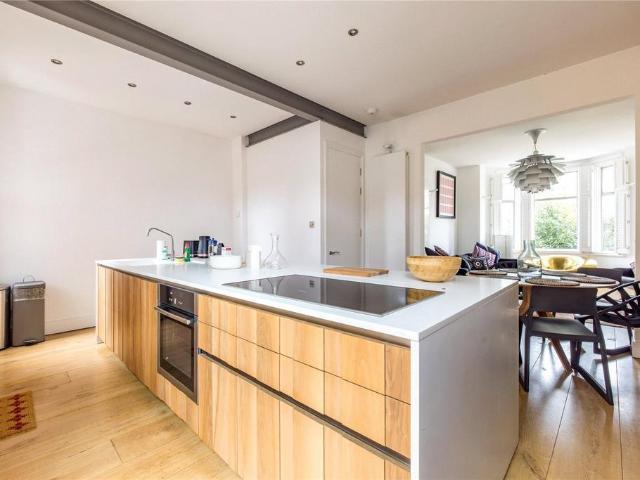 Wallingford Avenue, London, W10 4 bed house to rent £14,999 pcm £3,461 pw