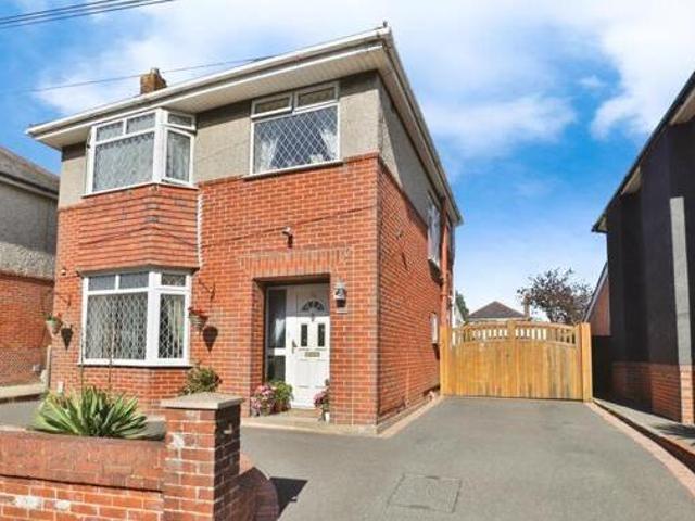 Wallisdown, Hood Crescent, Bournemouth, 3 Bedroom Detached