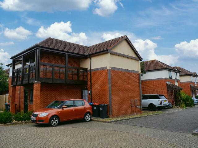 Wallmead Gardens, Milton Keynes MK5, 1 bed end terrace house to rent, £1,100 pcm | PrimeLocation
