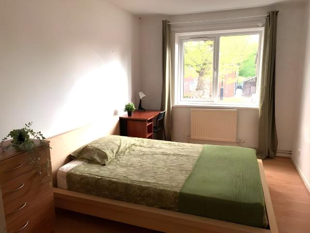 Wallwood Street, London E14, 3 bed maisonette to rent, £2,750 pcm | PrimeLocation