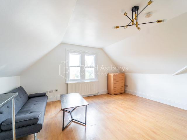 Walm Lane, Cricklewood, London NW2, 1 bed flat to rent, £1,850 pcm | PrimeLocation