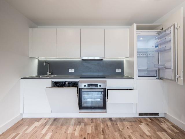 Walm Lane, London NW2, 1 bed flat to rent, £1,725 pcm | PrimeLocation