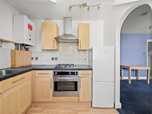 Walm Lane, London NW2, 2 bed property to rent, £1,850 pcm | PrimeLocation