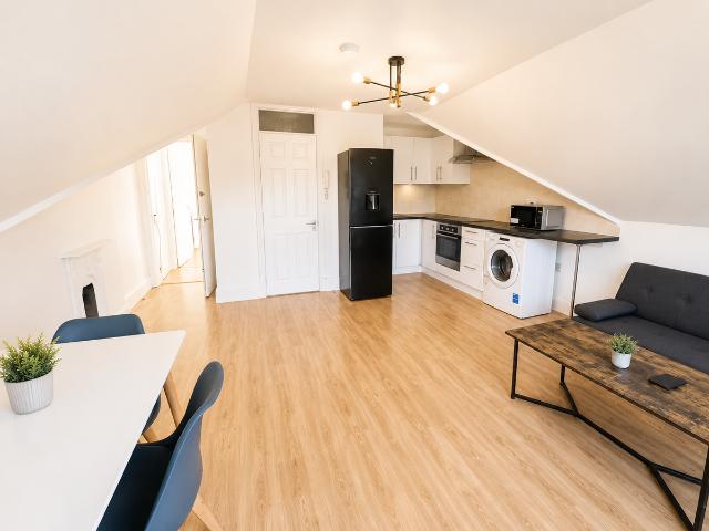 Walm Lane NW2, 1 bed flat to rent, £1,850 pcm | PrimeLocation