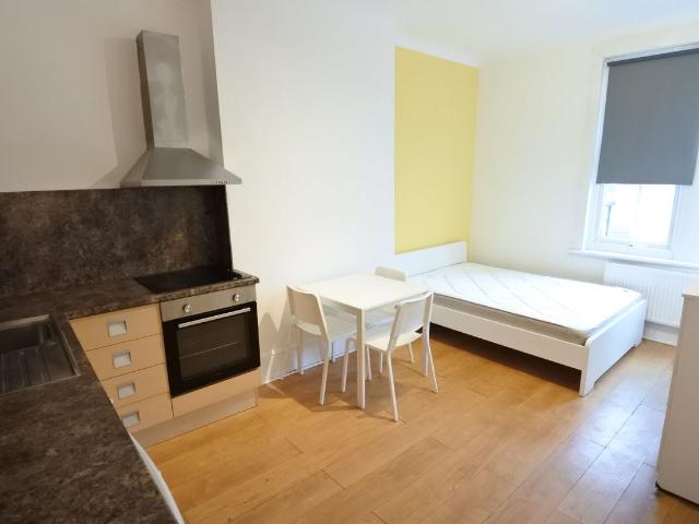 Walm Lane, Willesden Green NW2, Studio to rent, £1,250 pcm | PrimeLocation