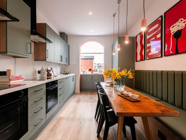 Walmersley Road Room 5