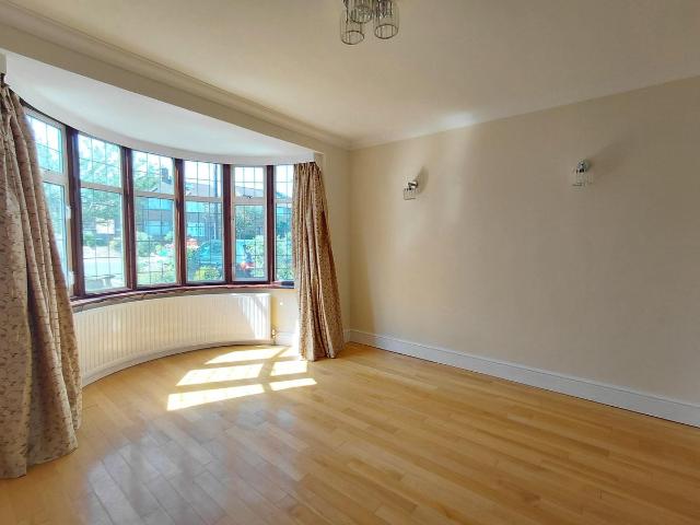 Walmington Fold, Woodside Park, London N12, 3 bed semi detached house to rent, £2,650 pcm | PrimeLocation