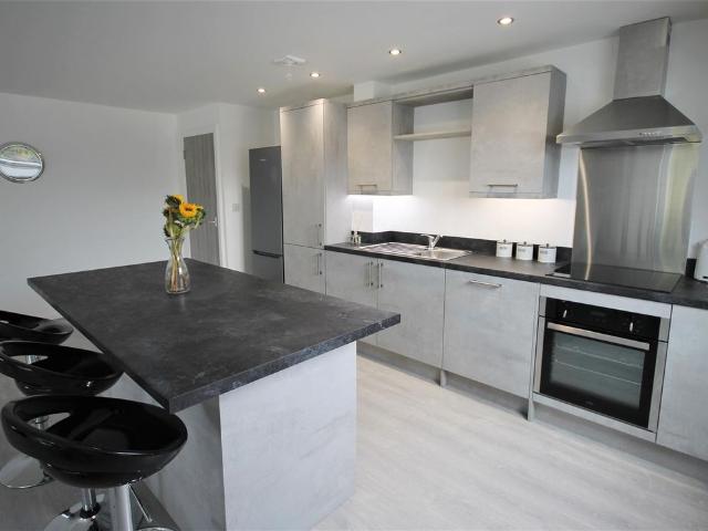 Walmsley Court, Wellington Road, Eccles M30, 2 bed flat to rent, £1,190 pcm | PrimeLocation