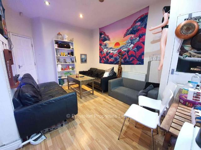 Walmsley Road, Hyde Park LS6 7 bed end of terrace house to rent £3,336 pcm £770 pw