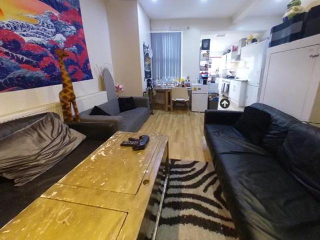 Walmsley Road, Leeds, 7 Bedroom Terraced