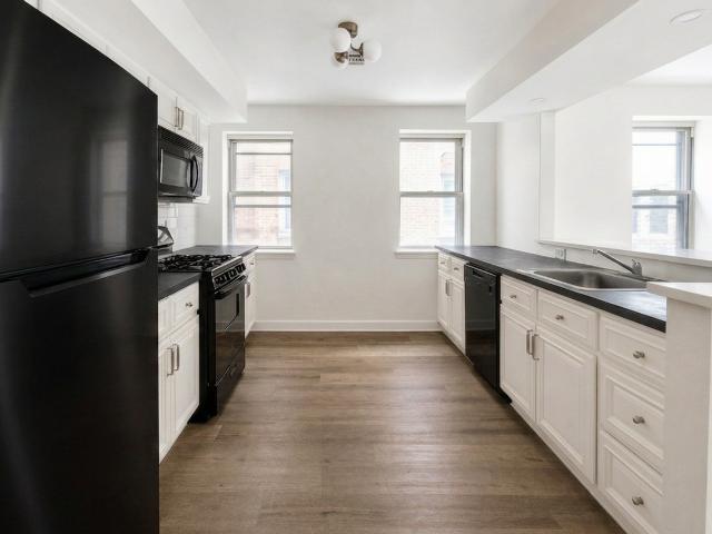 Walnut Court Apartments 2 Bedroom Apartment for Rent at 4419 Walnut St, Philadelphia, PA 19104 Spruce Hill