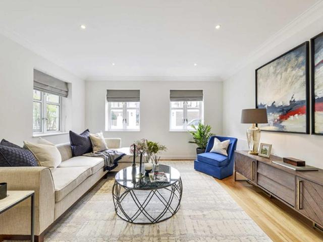 Walnut Court, Kensington Green, W8 2 bed apartment to rent £4,333 pcm £1,000 pw
