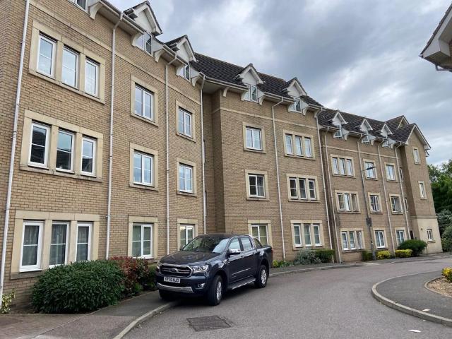 Walnut Close, Basildon 1 bed flat to rent £1,195 pcm £276 pw