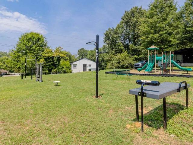 Walnut Creek Apartments 2 Bedroom Apartment for Rent at 700 Ryan Ct, Raleigh, NC 27606 Southwest Raleigh