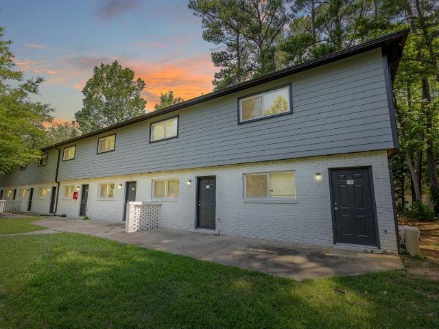 Walnut Creek Apartments 2 Bedroom Apartment for Rent at 700 Ryan Ct, Raleigh, NC 27606 Southwest Raleigh