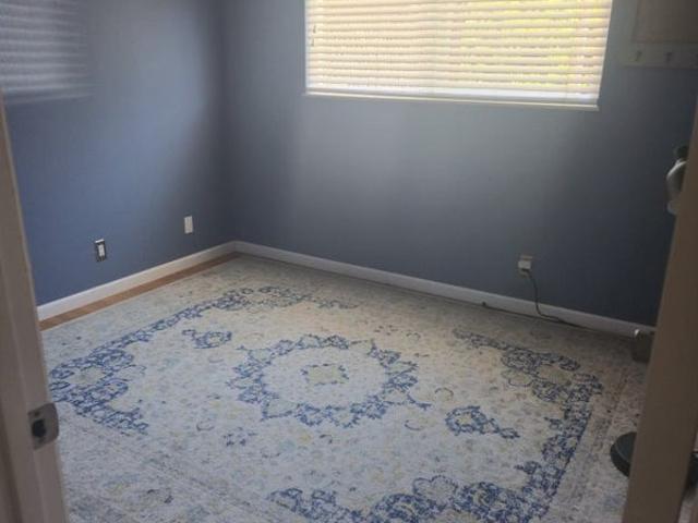 Walnut Creek room, utilities included, near BART