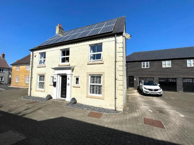 Walnut Grove, Shepton Mallet 4 bed detached house to rent £1,695 pcm £391 pw